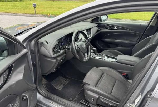Grey Opel Insignia 2019 in Telschi, with an engine capacity of 1.60 L and mileage of 118 thousand km for 9290 €, photo 8 on AUTOMOTO.COM.LV