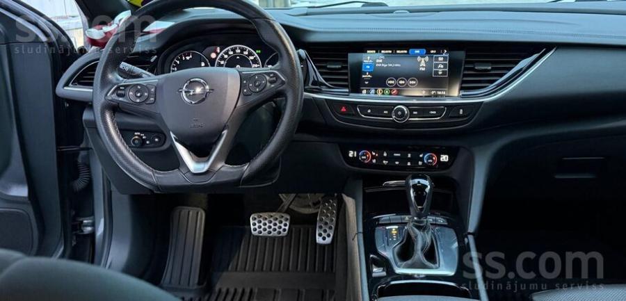 Grey Opel Insignia 2019 in Riga, with an engine capacity of 2.00 L and mileage of 167 thousand km for 14000 €, photo 8 on AUTOMOTO.COM.LV