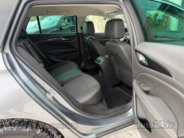 Grey Opel Insignia 2019 in Tallinn, with an engine capacity of 2.00 L and mileage of 150 thousand km for 12990 €, photo 7 on AUTOMOTO.COM.LV