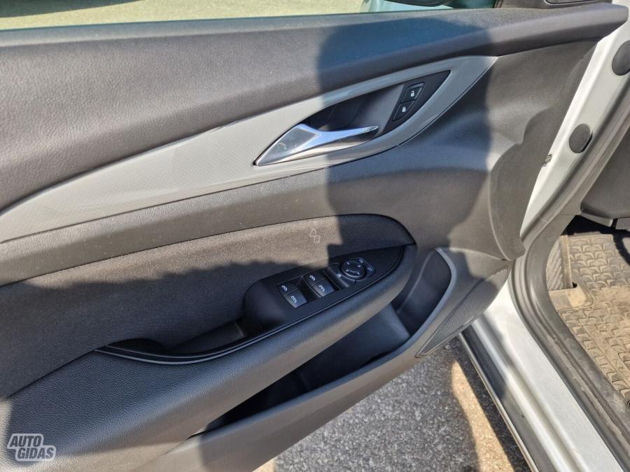 Grey Opel Insignia 2019 in Kaunas, with an engine capacity of 1.60 L and mileage of 205 thousand km for 7499 €, photo 13 on AUTOMOTO.COM.LV