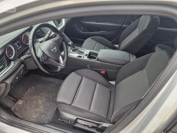 Opel Insignia 2019 in Kaunas on AUTOMOTO.COM.LV Grey Opel Insignia 2019 in Kaunas, with an engine capacity of 1.60 L and mileage of 205 thousand km for 7750 €, photo 11 on AUTOMOTO.COM.LV