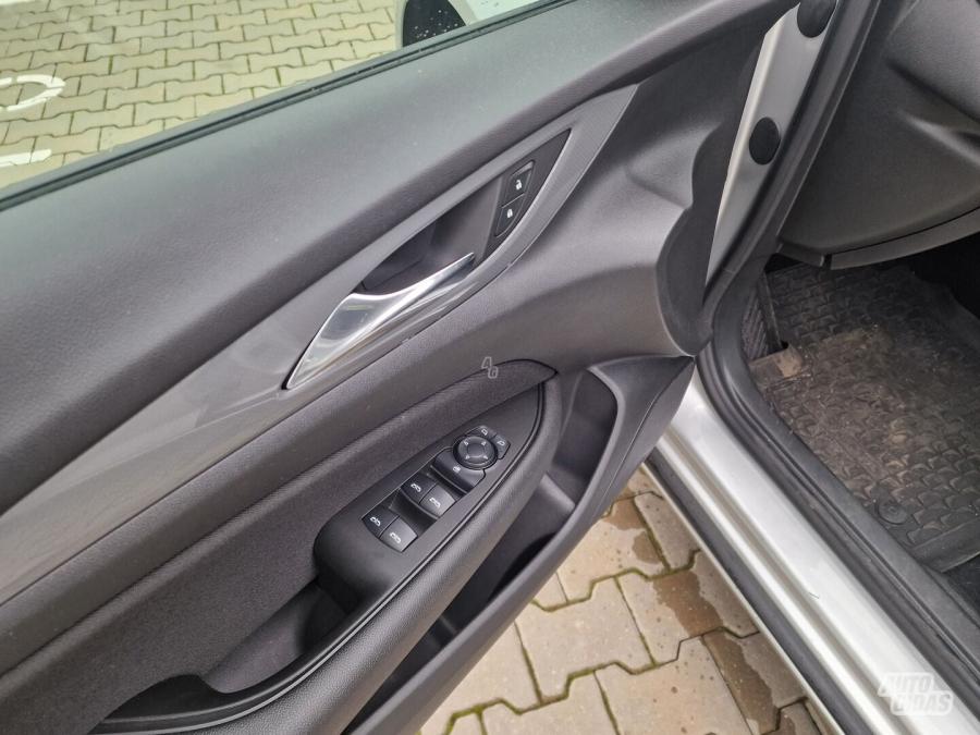 Grey Opel Insignia 2019 in Kaunas, with an engine capacity of 1.60 L and mileage of 205 thousand km for 7750 €, photo 13 on AUTOMOTO.COM.LV