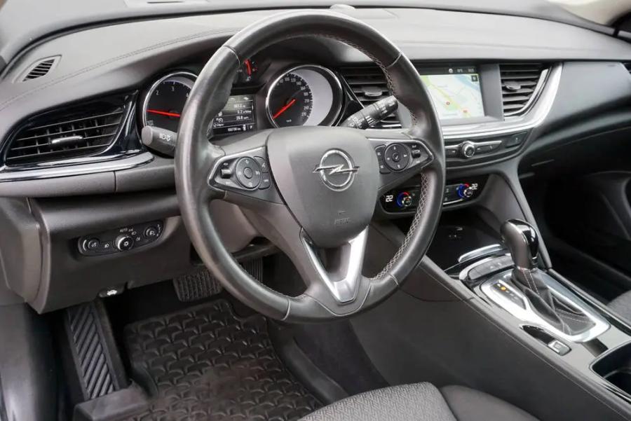 Pelēks Opel Insignia 2020 Rīga, ar dzinēja tilpumu 1.60 L un nobraukumu 156 tūkst. km par 8900 €, foto 18 vietnē AUTOMOTO.COM.LV