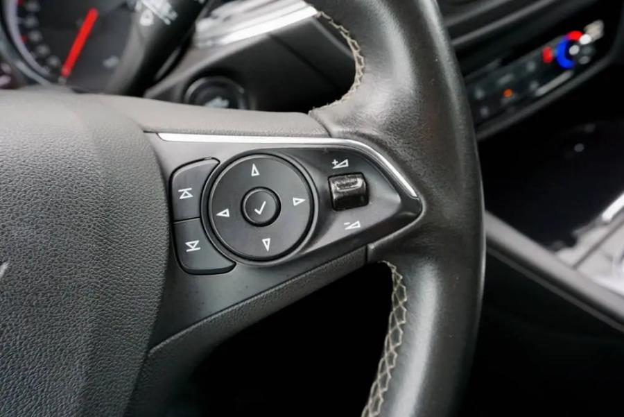 Pelēks Opel Insignia 2020 Rīga, ar dzinēja tilpumu 1.60 L un nobraukumu 156 tūkst. km par 8900 €, foto 22 vietnē AUTOMOTO.COM.LV