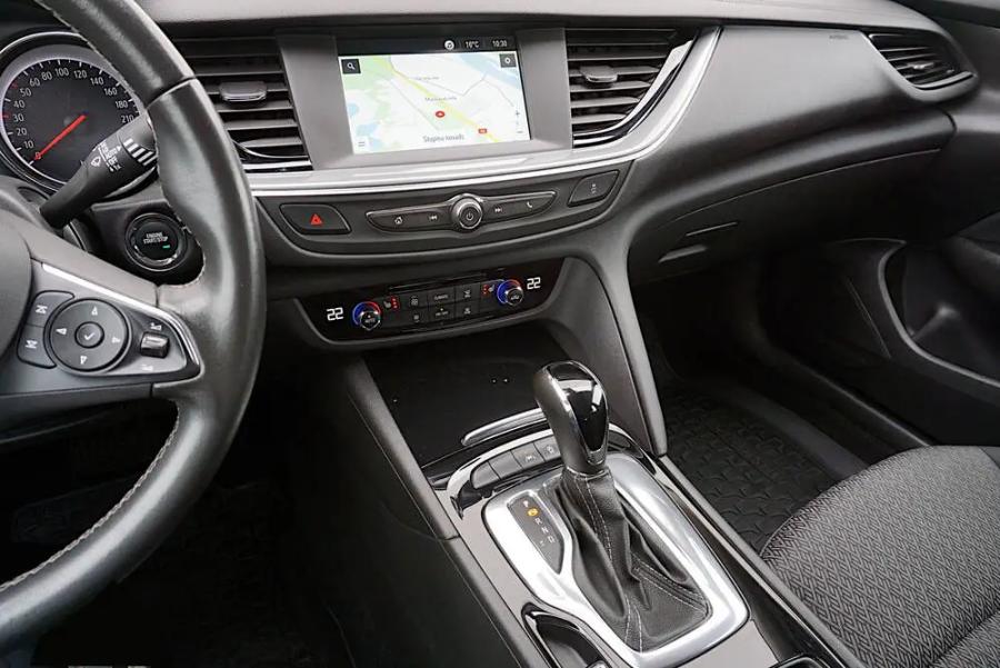 Pelēks Opel Insignia 2020 Rīga, ar dzinēja tilpumu 1.60 L un nobraukumu 156 tūkst. km par 8900 €, foto 23 vietnē AUTOMOTO.COM.LV