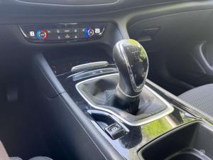 Pelēks Opel Insignia 2020 Kauņa, ar dzinēja tilpumu 1.50 L un nobraukumu 190 tūkst. km par 7200 €, foto 24 vietnē AUTOMOTO.COM.LV