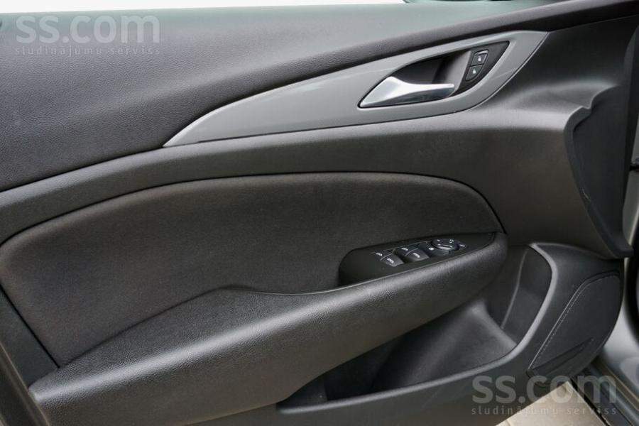 Pelēks Opel Insignia 2020 Rīga, ar dzinēja tilpumu 1.60 L un nobraukumu 156 tūkst. km par 8900 €, foto 32 vietnē AUTOMOTO.COM.LV