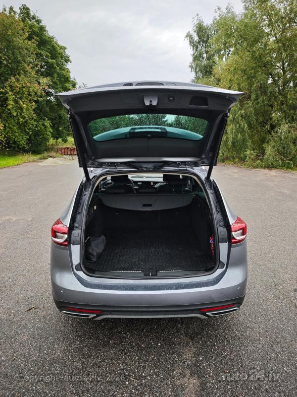 Grey Opel Insignia 2020 in Tallinn, with an engine capacity of 2.00 L and mileage of 206 thousand km for 14999 €, photo 10 on AUTOMOTO.COM.LV