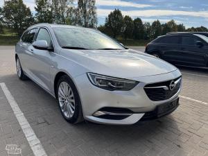 Grey Opel Insignia 2020 in Marijampole, with an engine capacity of 2.00 L and mileage of 201 thousand km for 9850 €, photo 1 on AUTOMOTO.COM.LV