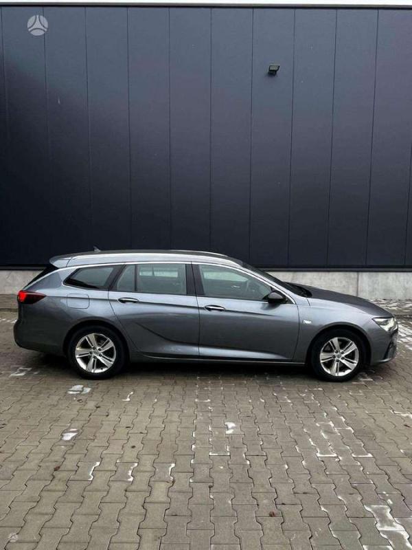 Grey Opel Insignia 2021 in Vilnius, with an engine capacity of 1.50 L and mileage of 110 thousand km for 10999 €, photo 4 on AUTOMOTO.COM.LV