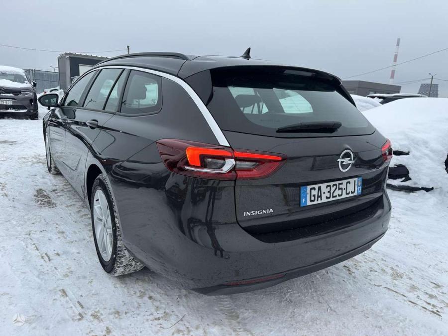Grey Opel Insignia 2021 in Vilnius, with an engine capacity of 1.50 L and mileage of 124 thousand km for 10889 €, photo 4 on AUTOMOTO.COM.LV
