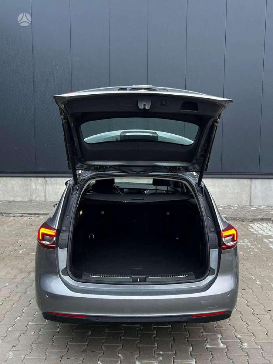 Grey Opel Insignia 2021 in Vilnius, with an engine capacity of 1.50 L and mileage of 111 thousand km for 10500 €, photo 7 on AUTOMOTO.COM.LV
