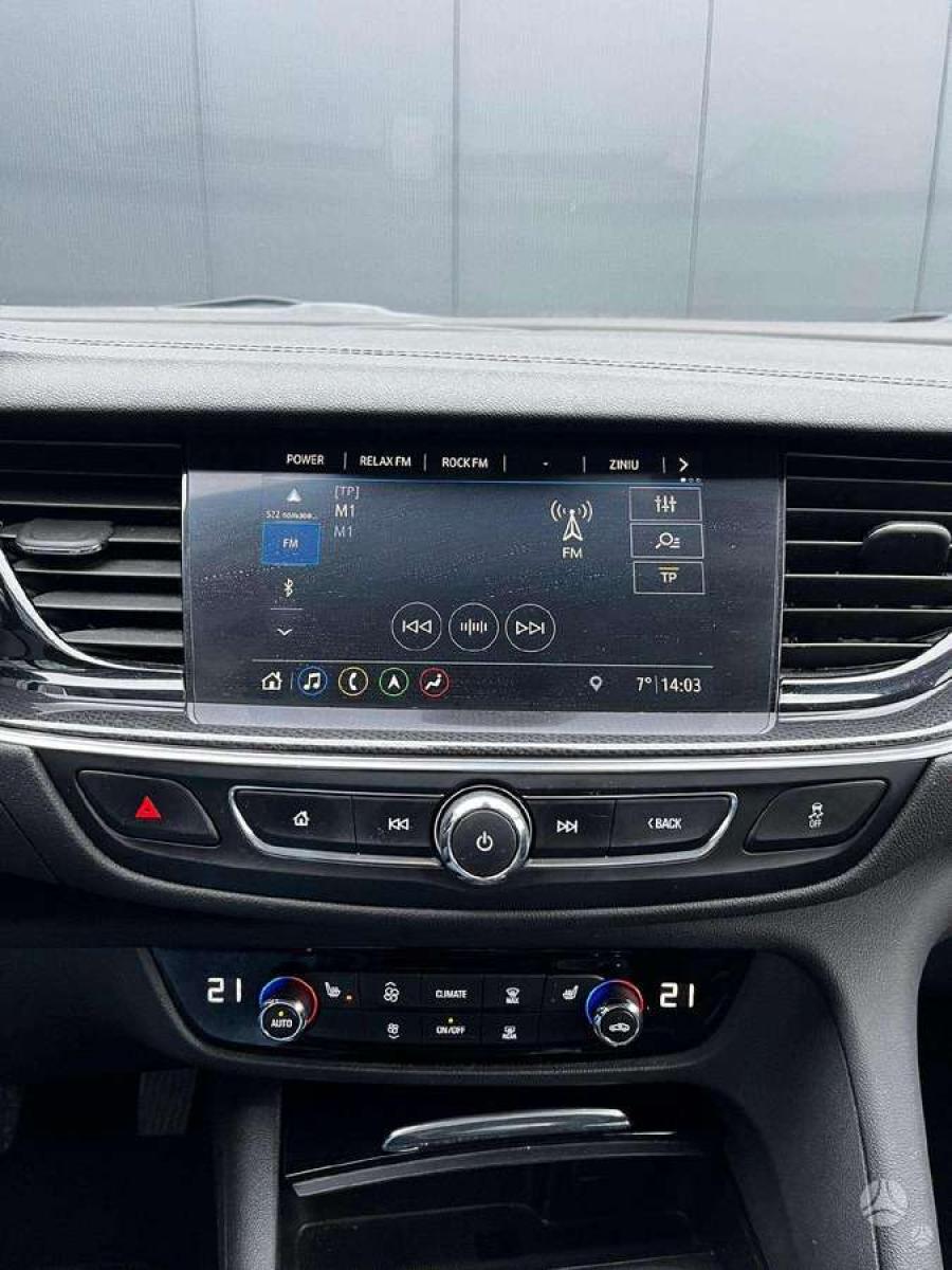 Grey Opel Insignia 2021 in Vilnius, with an engine capacity of 1.50 L and mileage of 111 thousand km for 10500 €, photo 9 on AUTOMOTO.COM.LV