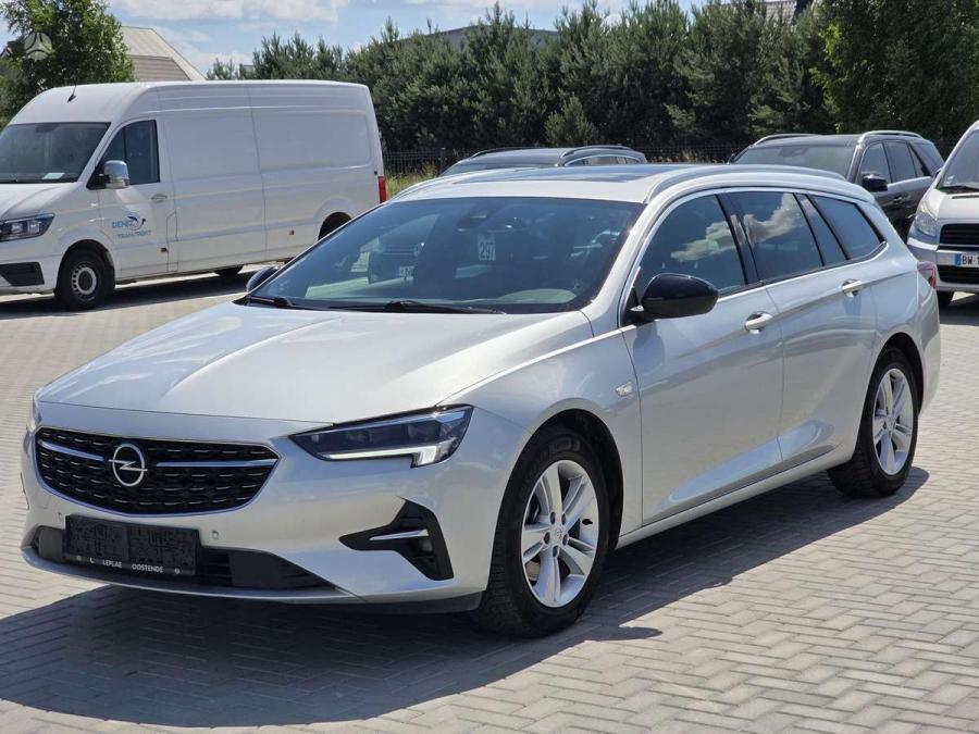 Grey Opel Insignia 2021 in Taurage, with an engine capacity of 1.96 L and mileage of 187 thousand km for 11500 €, photo 1 on AUTOMOTO.COM.LV