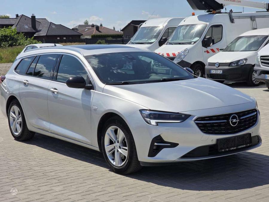 Grey Opel Insignia 2021 in Taurage, with an engine capacity of 1.96 L and mileage of 187 thousand km for 11500 €, photo 5 on AUTOMOTO.COM.LV