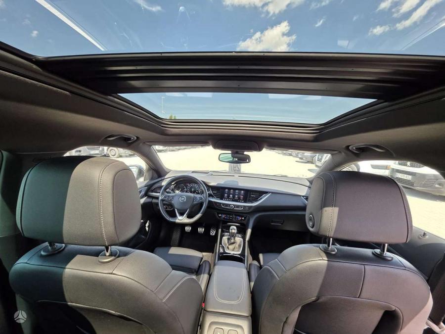 Grey Opel Insignia 2021 in Taurage, with an engine capacity of 1.96 L and mileage of 187 thousand km for 11500 €, photo 12 on AUTOMOTO.COM.LV