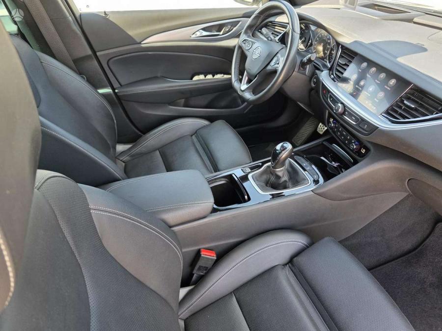 Grey Opel Insignia 2021 in Taurage, with an engine capacity of 1.96 L and mileage of 187 thousand km for 11500 €, photo 14 on AUTOMOTO.COM.LV