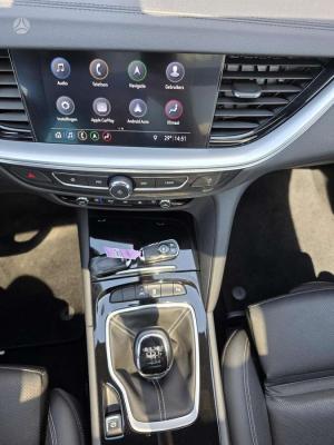 Grey Opel Insignia 2021 in Taurage, with an engine capacity of 1.96 L and mileage of 187 thousand km for 11500 €, photo 15 on AUTOMOTO.COM.LV