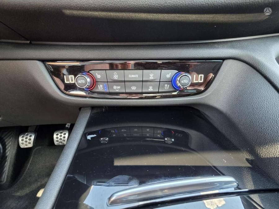 Grey Opel Insignia 2021 in Taurage, with an engine capacity of 1.96 L and mileage of 187 thousand km for 11500 €, photo 16 on AUTOMOTO.COM.LV