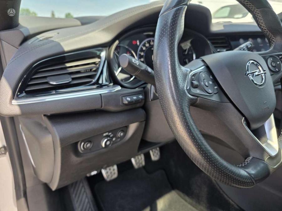 Grey Opel Insignia 2021 in Taurage, with an engine capacity of 1.96 L and mileage of 187 thousand km for 11500 €, photo 23 on AUTOMOTO.COM.LV