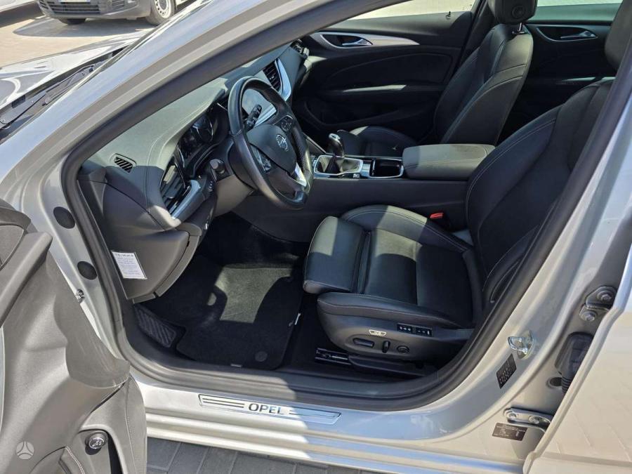 Grey Opel Insignia 2021 in Taurage, with an engine capacity of 1.96 L and mileage of 187 thousand km for 11500 €, photo 25 on AUTOMOTO.COM.LV