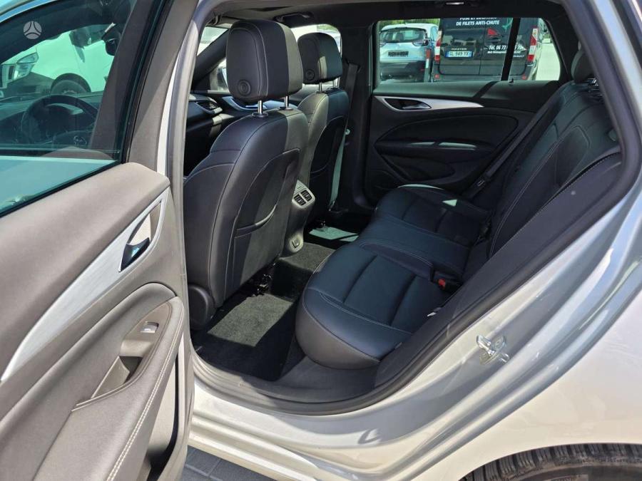 Grey Opel Insignia 2021 in Taurage, with an engine capacity of 1.96 L and mileage of 187 thousand km for 11500 €, photo 26 on AUTOMOTO.COM.LV