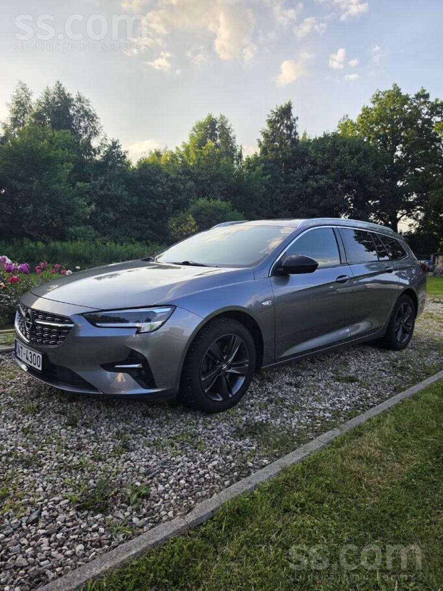 Grey Opel Insignia 2021 in Riga, with an engine capacity of 2.00 L and mileage of 159 thousand km for 13650 €, photo 5 on AUTOMOTO.COM.LV