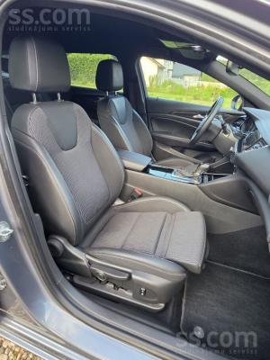 Grey Opel Insignia 2021 in Riga, with an engine capacity of 2.00 L and mileage of 159 thousand km for 13650 €, photo 11 on AUTOMOTO.COM.LV