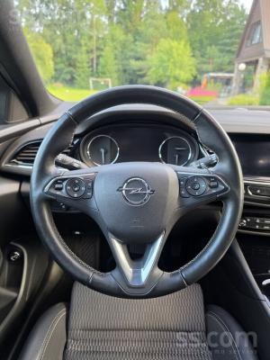 Grey Opel Insignia 2021 in Riga, with an engine capacity of 2.00 L and mileage of 159 thousand km for 13650 €, photo 13 on AUTOMOTO.COM.LV