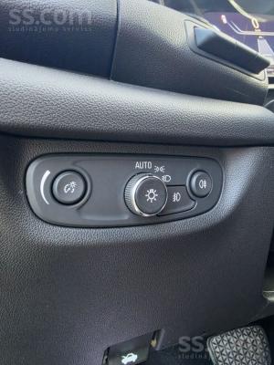 Grey Opel Insignia 2021 in Riga, with an engine capacity of 2.00 L and mileage of 159 thousand km for 13650 €, photo 15 on AUTOMOTO.COM.LV