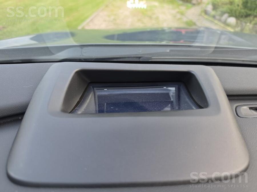 Grey Opel Insignia 2021 in Riga, with an engine capacity of 2.00 L and mileage of 159 thousand km for 13650 €, photo 20 on AUTOMOTO.COM.LV