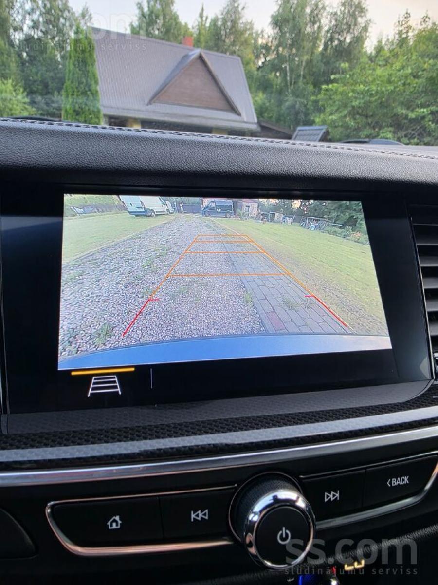 Grey Opel Insignia 2021 in Riga, with an engine capacity of 2.00 L and mileage of 159 thousand km for 13650 €, photo 27 on AUTOMOTO.COM.LV