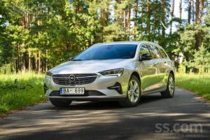 Grey Opel Insignia 2021 in Riga, with an engine capacity of 2.00 L and mileage of 945 thousand km for 17500 €, photo  on AUTOMOTO.COM.LV
