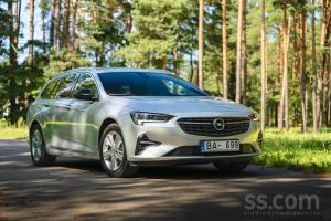 Grey Opel Insignia 2021 in Riga, with an engine capacity of 2.00 L and mileage of 945 thousand km for 17500 €, photo 3 on AUTOMOTO.COM.LV