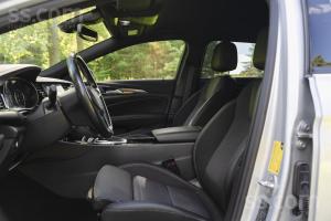Grey Opel Insignia 2021 in Riga, with an engine capacity of 2.00 L and mileage of 945 thousand km for 17500 €, photo 7 on AUTOMOTO.COM.LV