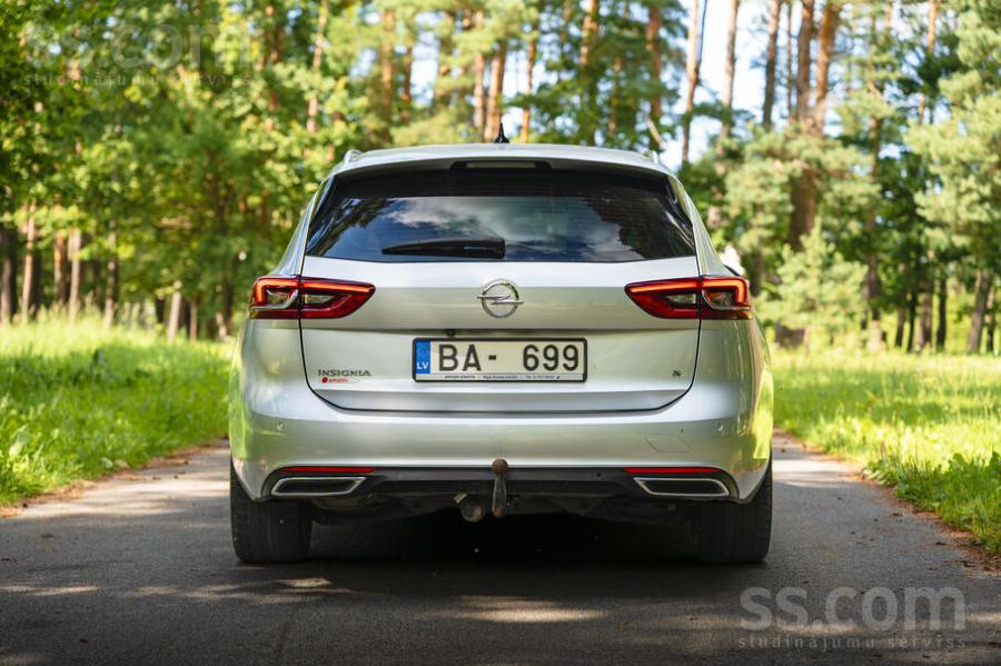 Grey Opel Insignia 2021 in Riga, with an engine capacity of 2.00 L and mileage of 945 thousand km for 17500 €, photo 12 on AUTOMOTO.COM.LV