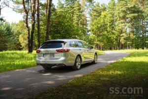 Grey Opel Insignia 2021 in Riga, with an engine capacity of 2.00 L and mileage of 945 thousand km for 17500 €, photo 14 on AUTOMOTO.COM.LV
