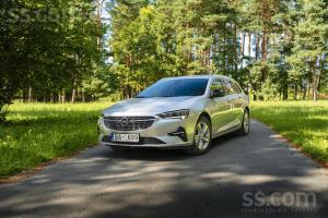 Grey Opel Insignia 2021 in Riga, with an engine capacity of 2.00 L and mileage of 945 thousand km for 17500 €, photo 17 on AUTOMOTO.COM.LV