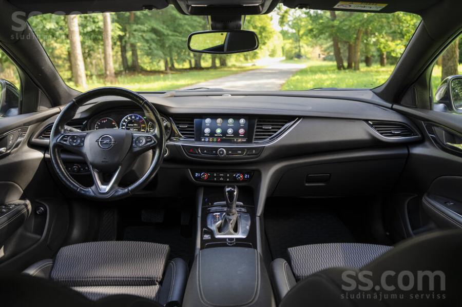 Grey Opel Insignia 2021 in Riga, with an engine capacity of 2.00 L and mileage of 945 thousand km for 17500 €, photo 21 on AUTOMOTO.COM.LV