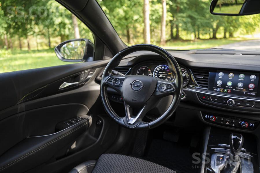 Grey Opel Insignia 2021 in Riga, with an engine capacity of 2.00 L and mileage of 945 thousand km for 17500 €, photo 22 on AUTOMOTO.COM.LV