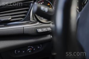 Grey Opel Insignia 2021 in Riga, with an engine capacity of 2.00 L and mileage of 945 thousand km for 17500 €, photo 30 on AUTOMOTO.COM.LV