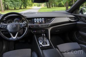 Grey Opel Insignia 2021 in Riga, with an engine capacity of 2.00 L and mileage of 945 thousand km for 17500 €, photo 33 on AUTOMOTO.COM.LV