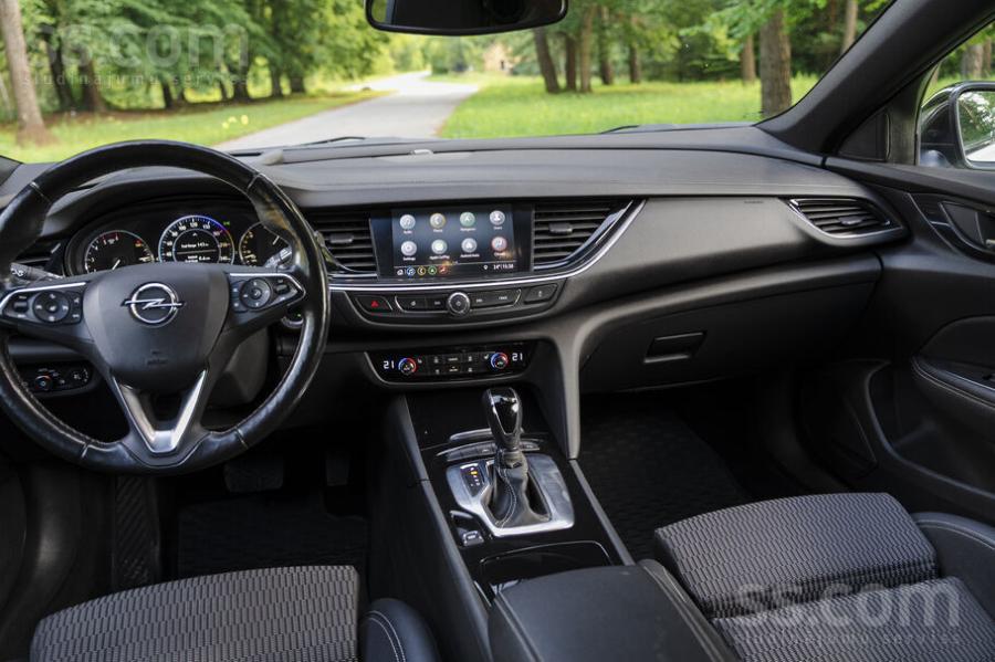Grey Opel Insignia 2021 in Riga, with an engine capacity of 2.00 L and mileage of 945 thousand km for 17500 €, photo 33 on AUTOMOTO.COM.LV