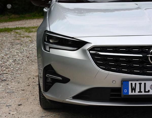 Grey Opel Insignia 2021 in Kretinga, with an engine capacity of 1.96 L and mileage of 89 thousand km for 12999 €, photo 4 on AUTOMOTO.COM.LV
