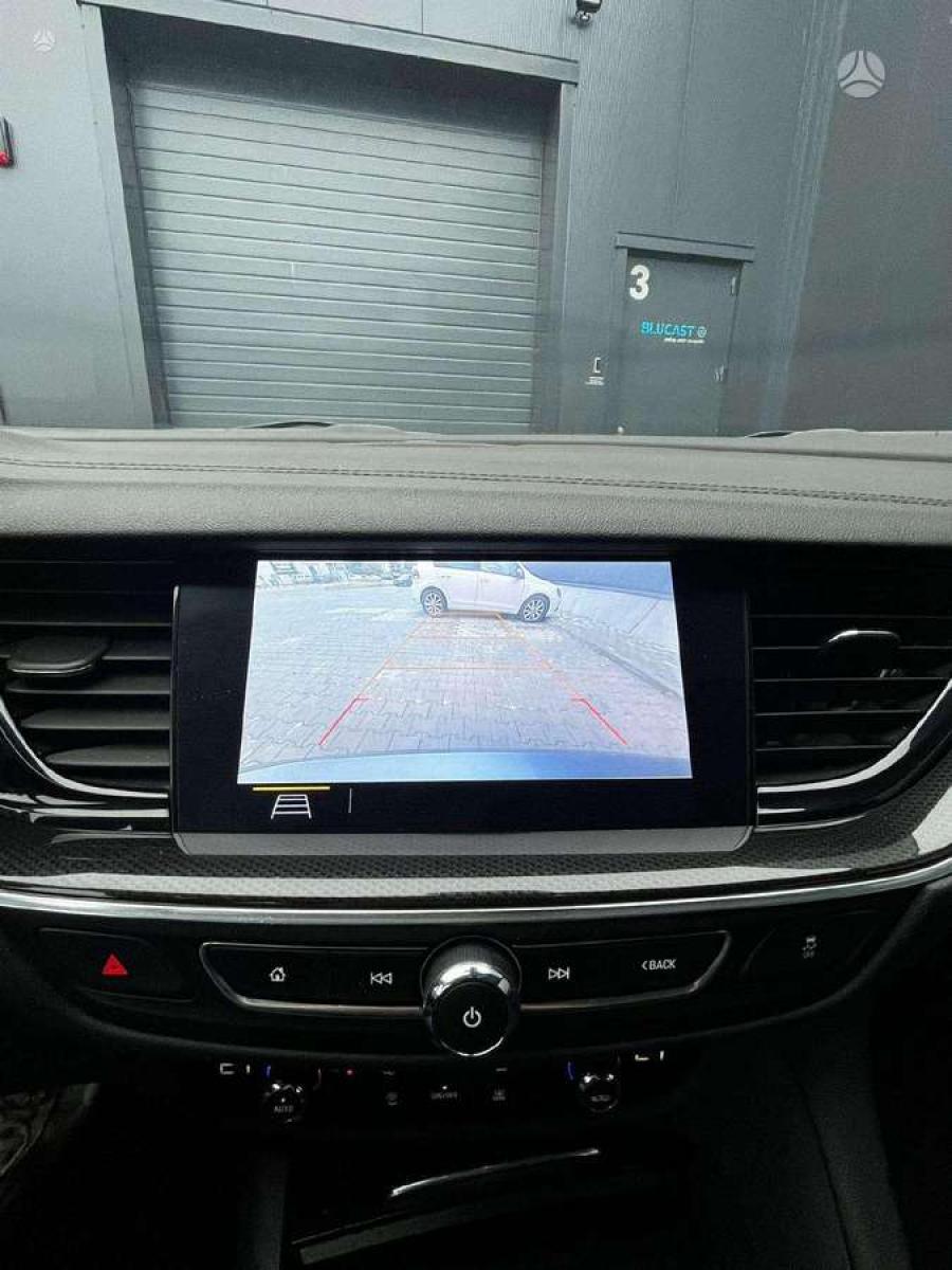 Grey Opel Insignia 2021 in Vilnius, with an engine capacity of 1.50 L and mileage of 117 thousand km for 10300 €, photo 9 on AUTOMOTO.COM.LV