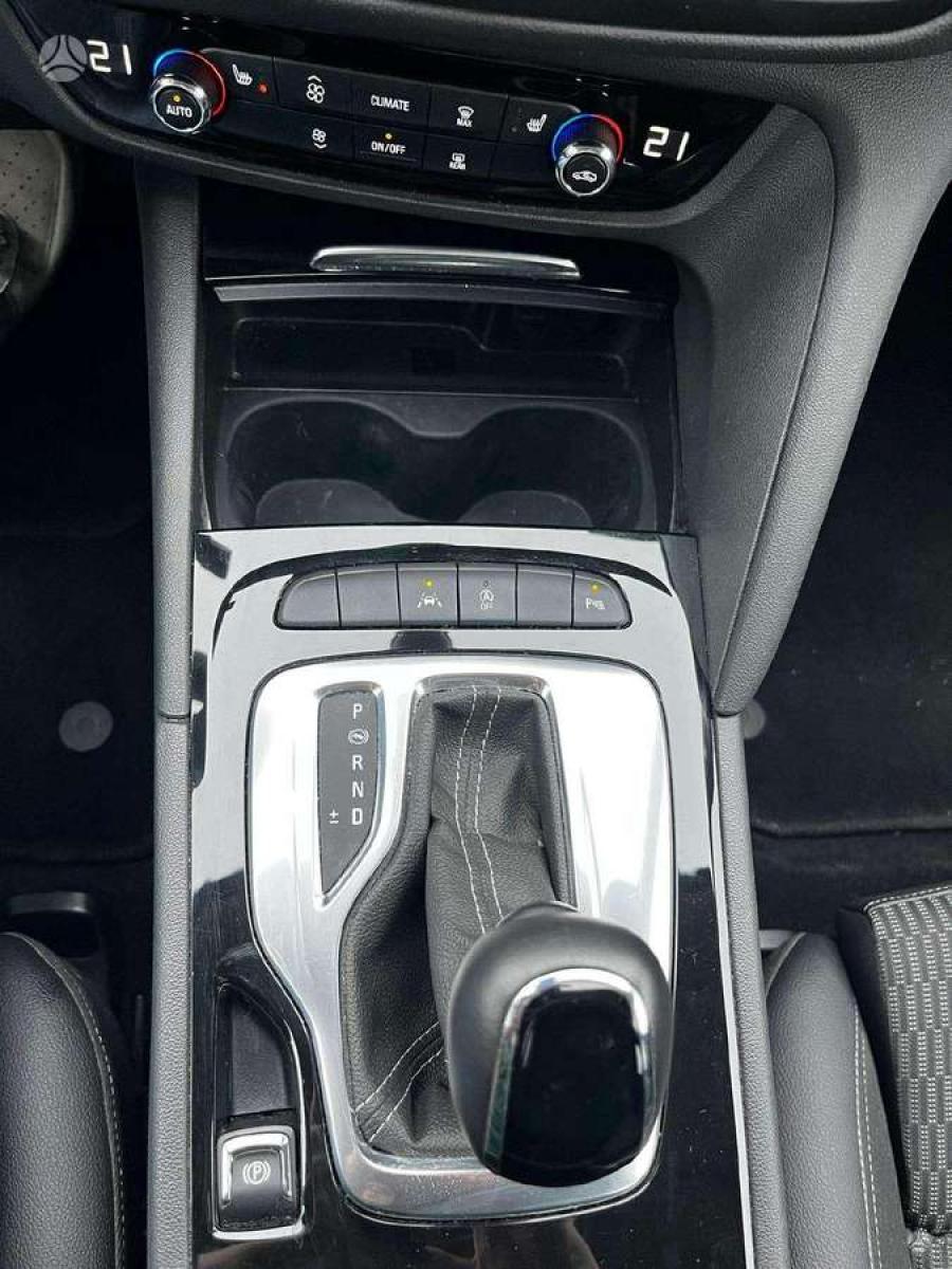Grey Opel Insignia 2021 in Vilnius, with an engine capacity of 1.50 L and mileage of 117 thousand km for 10300 €, photo 11 on AUTOMOTO.COM.LV