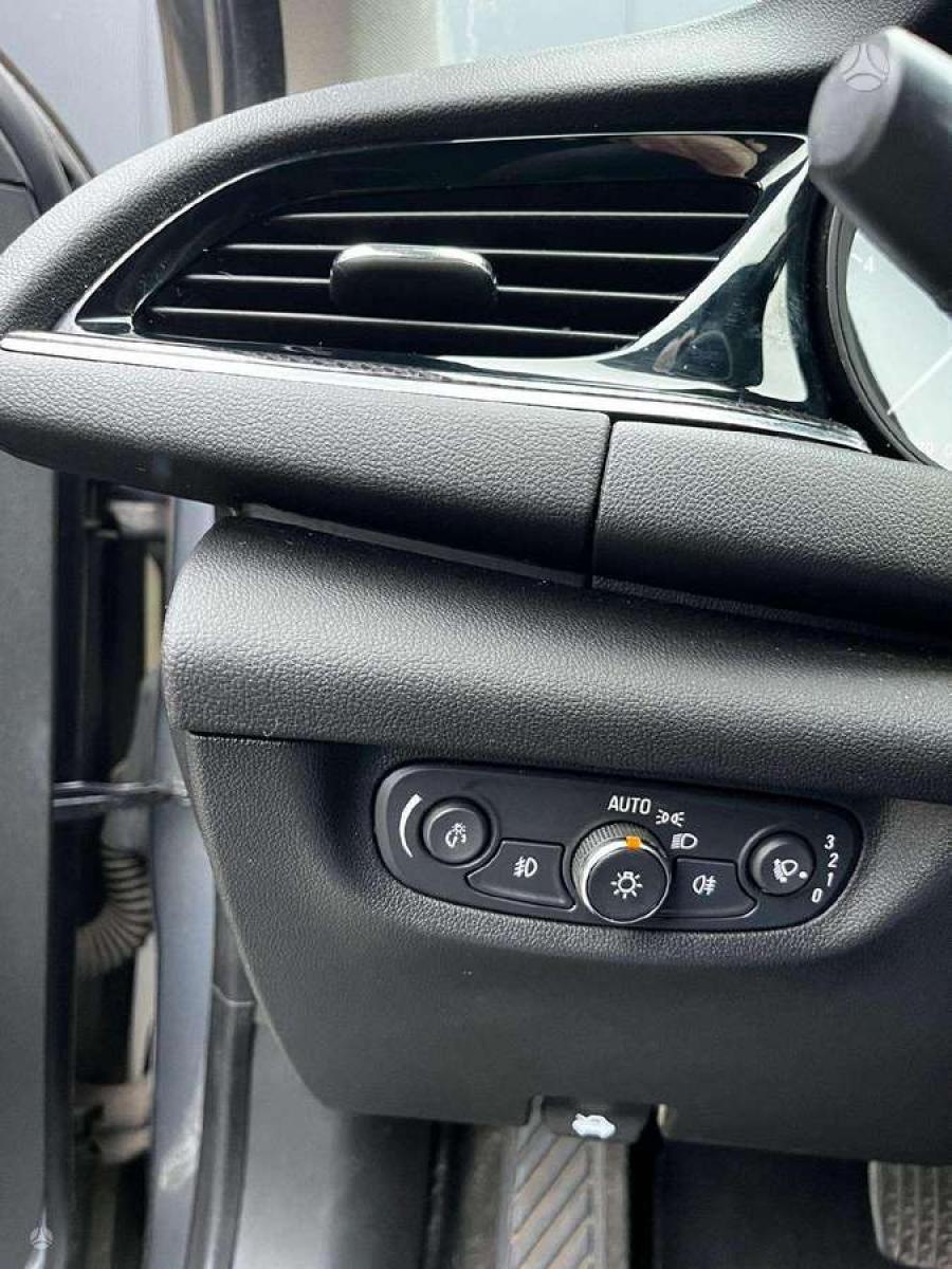 Grey Opel Insignia 2021 in Vilnius, with an engine capacity of 1.50 L and mileage of 117 thousand km for 10300 €, photo 15 on AUTOMOTO.COM.LV