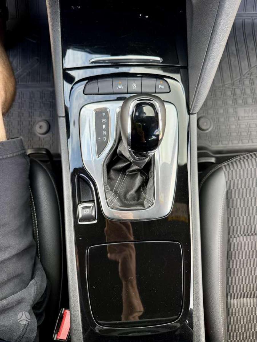 Pelēks Opel Insignia 2021 Panevēža, ar dzinēja tilpumu 1.96 L un nobraukumu 170 tūkst. km par 12500 €, foto 18 vietnē AUTOMOTO.COM.LV