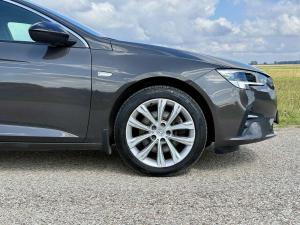 Grey Opel Insignia 2021 in Vilkaviskis, with an engine capacity of 1.96 L and mileage of 221 thousand km for 11500 €, photo 8 on AUTOMOTO.COM.LV