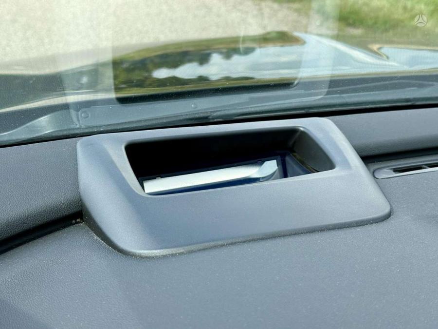 Grey Opel Insignia 2021 in Vilkaviskis, with an engine capacity of 1.96 L and mileage of 221 thousand km for 11500 €, photo 18 on AUTOMOTO.COM.LV